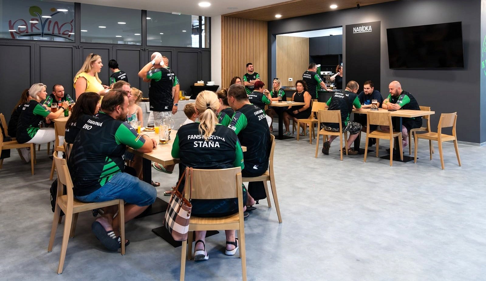 Házenkářská hala ma nový vstup včetně bufetu